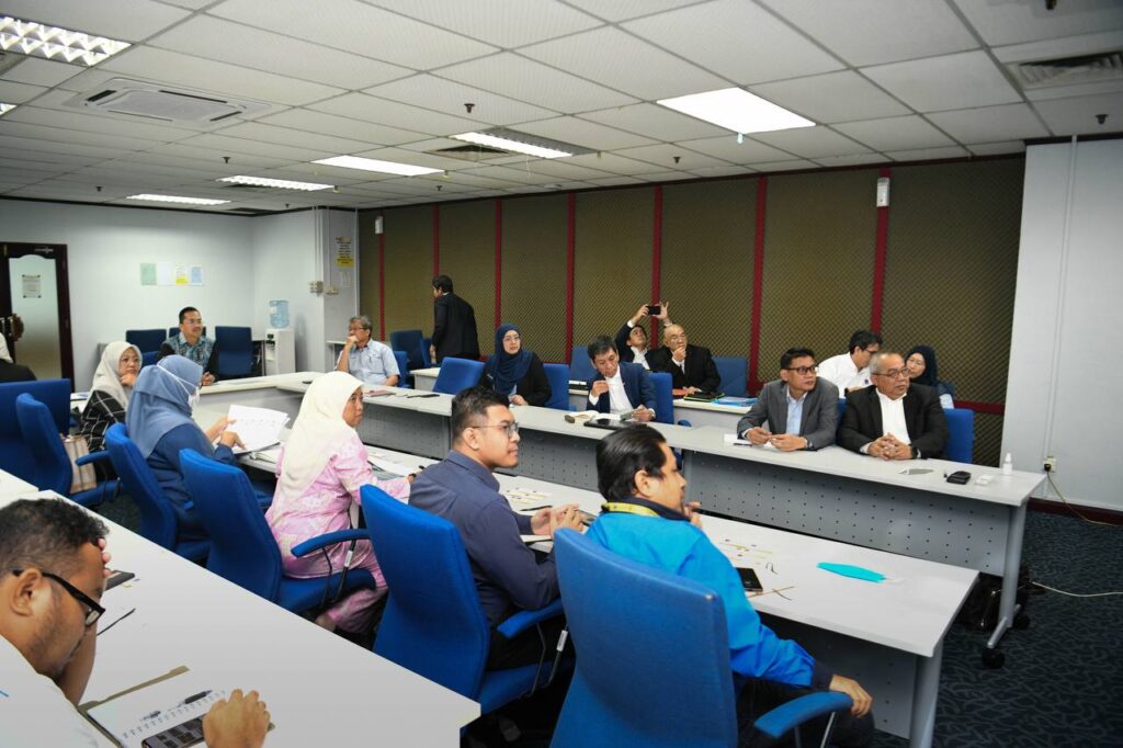 Courtesy Visit from the President and Group Chief Executive of SIRIM ...